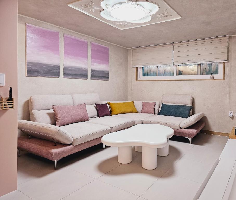 Close to Gangnam, COEX & Luxury Apartment near Lotte world - Hotels Korean