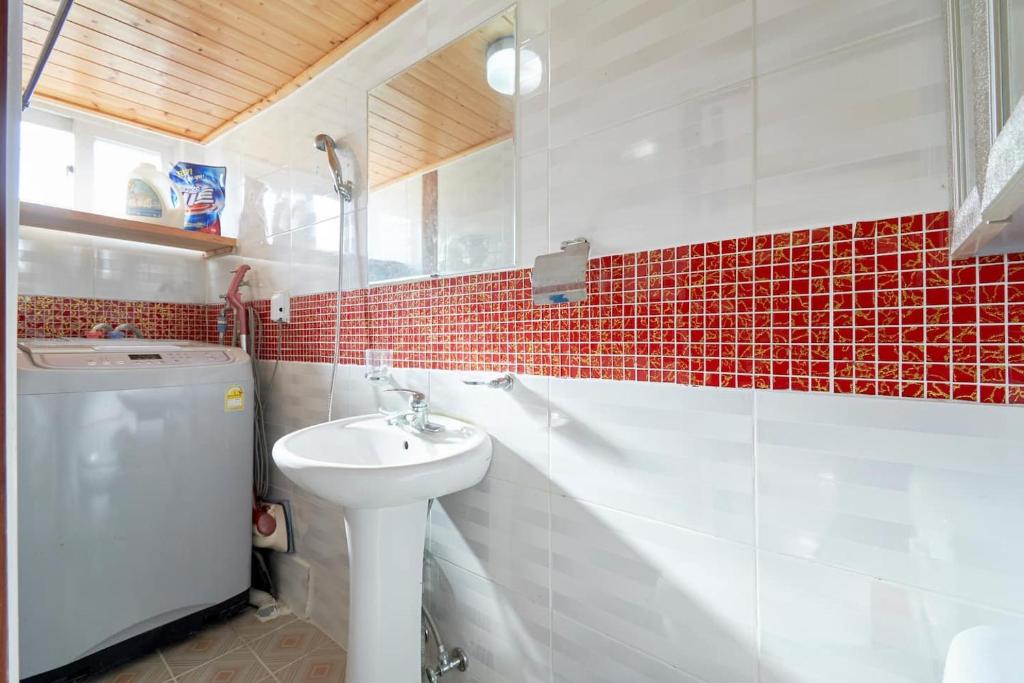 Inwoo Guesthouse - Hotels Korean