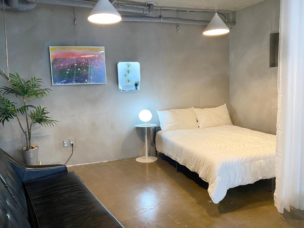Hongdae Unique Sensitive Design House - Hotels Korean